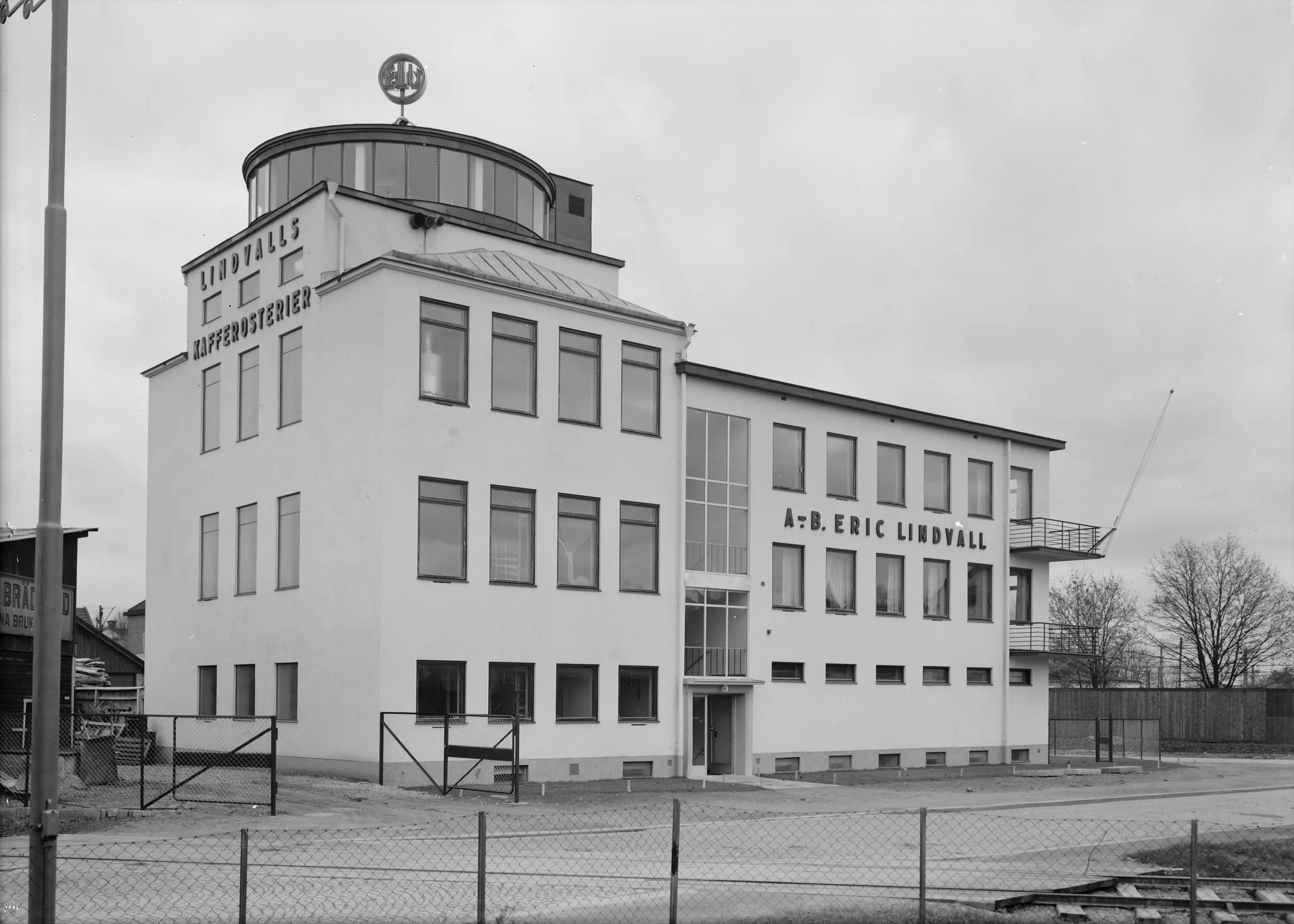 AB Eric Lindvall, Kungsgatan, Uppsala 1940 - Upplandsmuseet ...