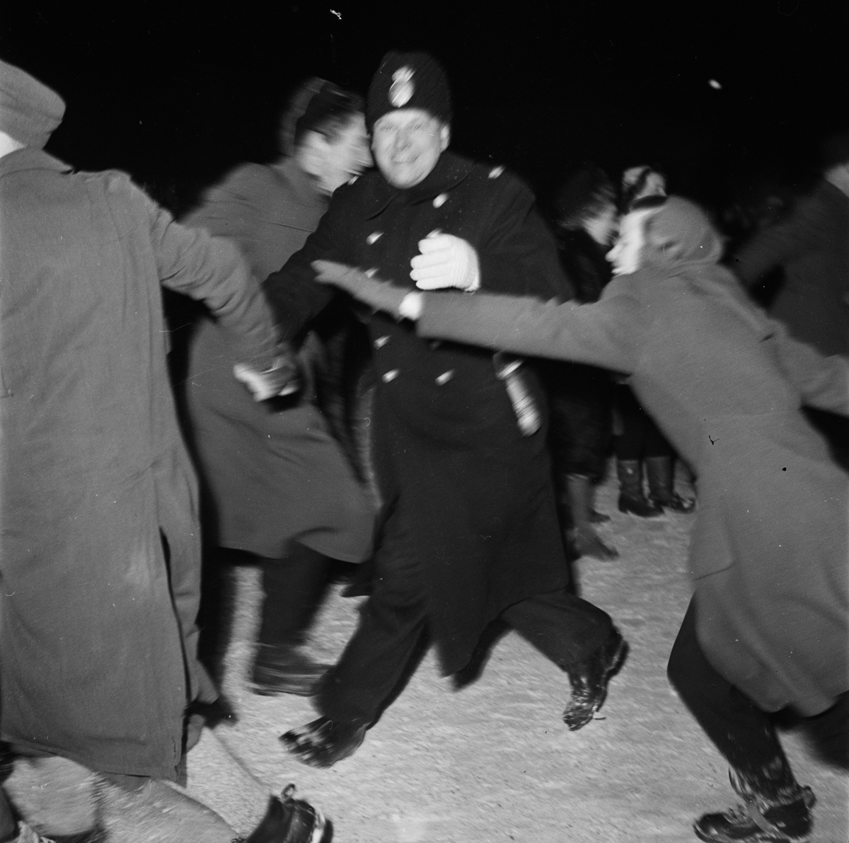 Julgransplundring på Vaksala torg, Uppsala 1947 - Upplandsmuseet ...