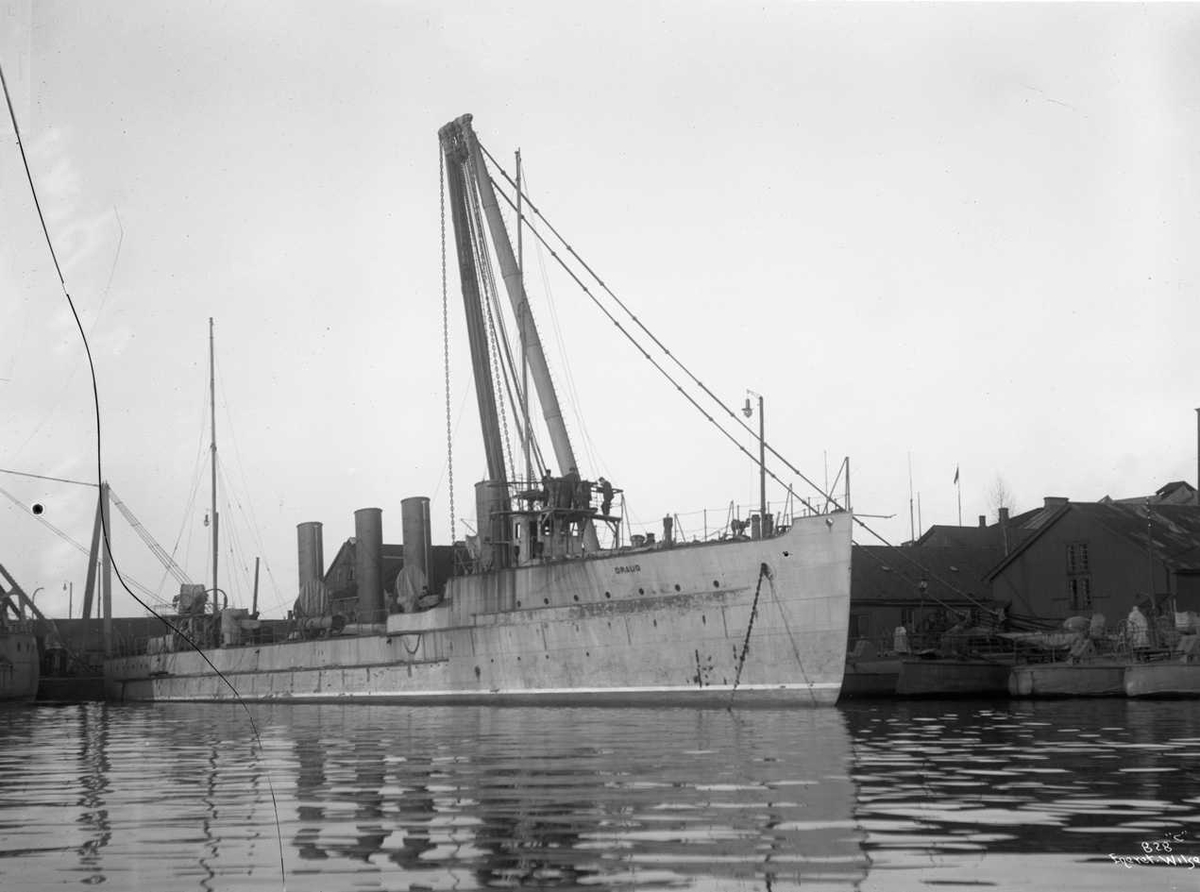 Draug (b. 1908, Karljohansvern Verft, Horten), torpedokrysser, 3/4 baug ...