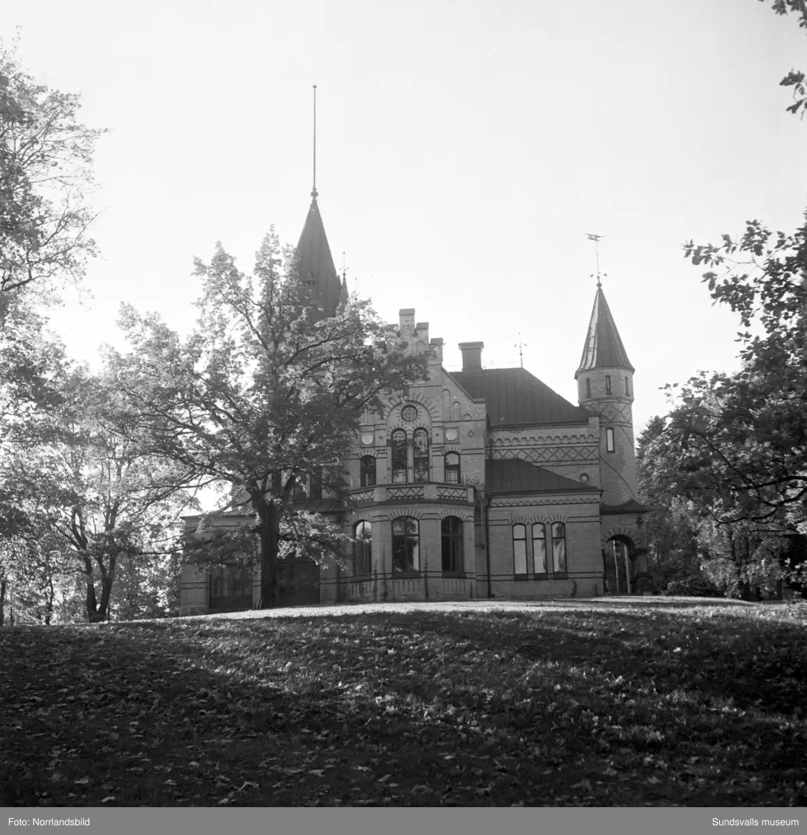 Merlo slott i Timrå, exteriör och interiör. - Sundsvalls museum ...