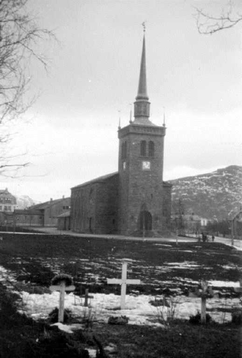 Narvik kirke med kirkegård. - Museum Nord / DigitaltMuseum