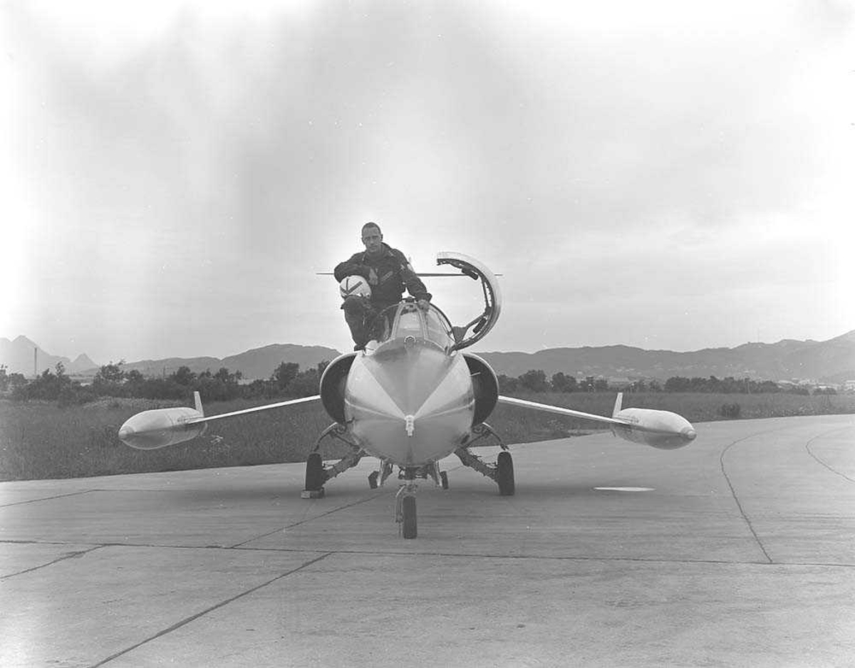 Spesielt portrettfoto av jagerflyger ved 331 skvadron, Bodø flystasjon ...