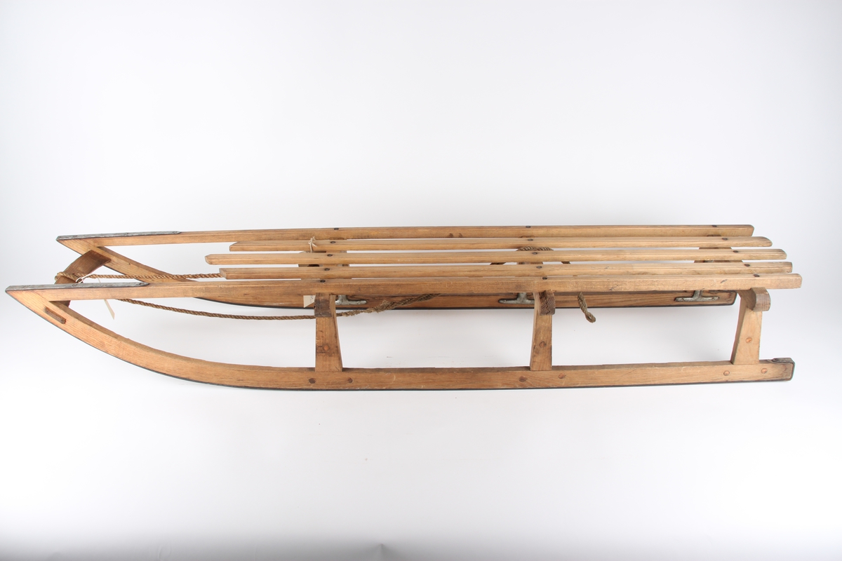 Kjelke - Skimuseet i Holmenkollen / DigitaltMuseum