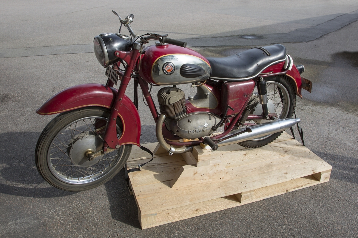 Motorcykel - Hallands kulturhistoriska museum / DigitaltMuseum