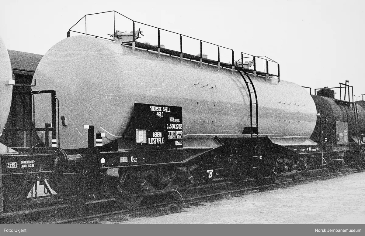 Tankvogn litra Qo5 nr. 500270 for Norske Shell - Norsk Jernbanemuseum ...