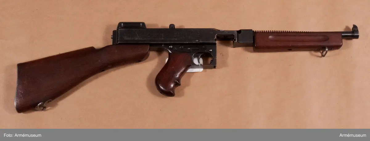 Kulsprutepistol m/1940 - Armémuseum / DigitaltMuseum