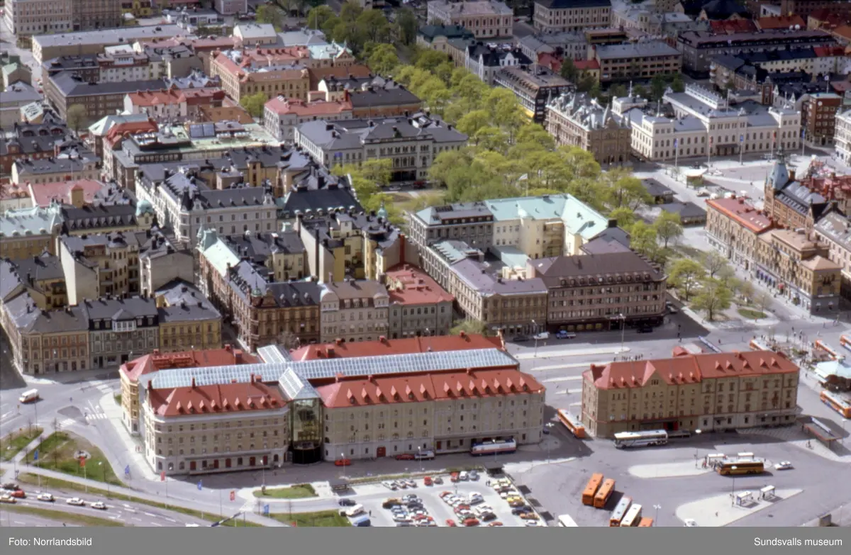 Flygfoton över centrala Sundsvall och Kulturmagasinet. - Sundsvalls ...