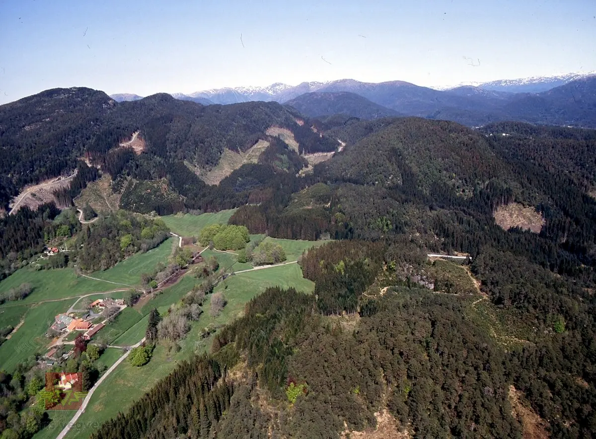 Lysekloster i Os kommune 1987 - Norsk vegmuseum / DigitaltMuseum