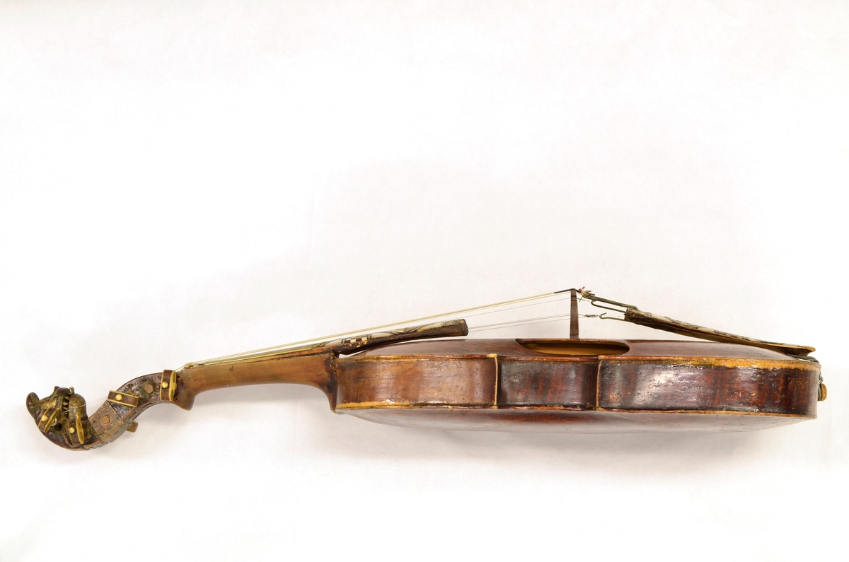 Hardingfele - Valdres Folkemuseum / DigitaltMuseum