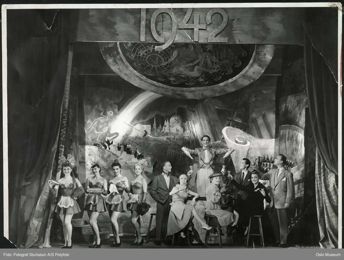 Edderkoppen Teaters 10 års jubileumsrevy "Saker og ting" i 1952. - Oslo ...
