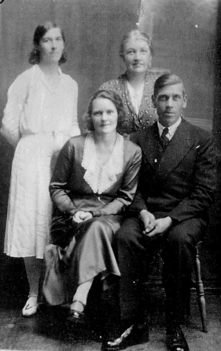 Pasvikbilder, Laurits Magnus Eide med familie. - Anno Musea i Nord ...