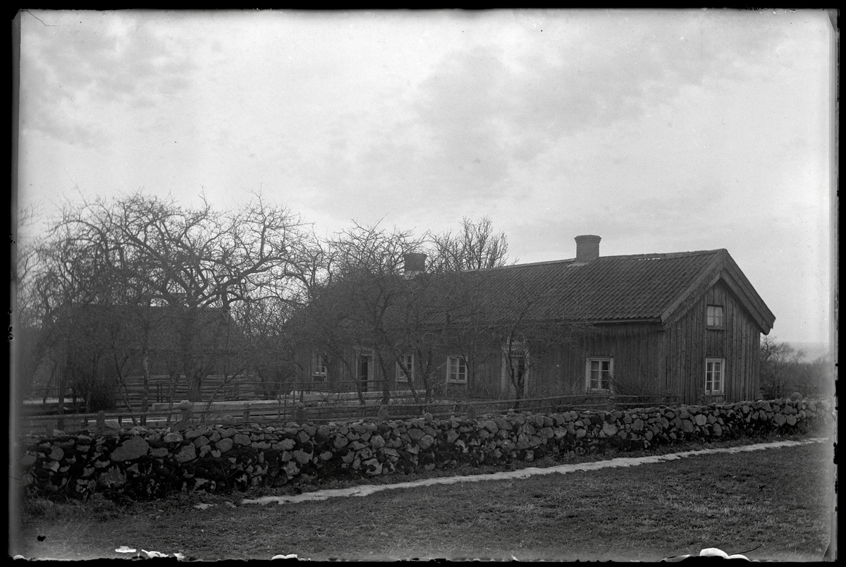 Skogen, ett parhus i Berg - Västergötlands museum / DigitaltMuseum