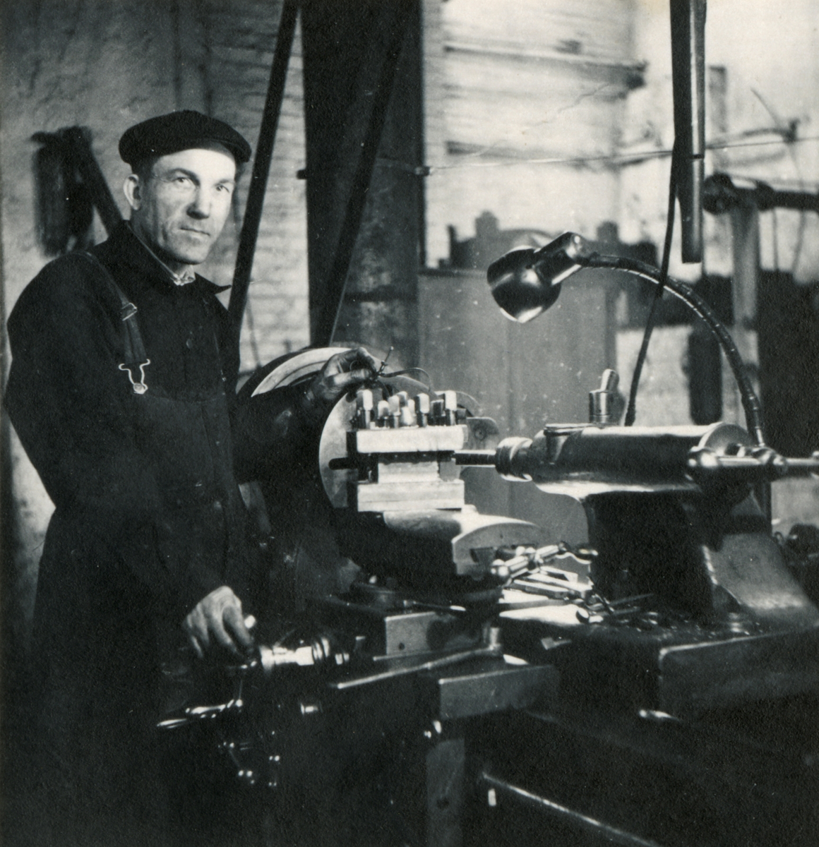 Personalen i arbete. Robert Borg. Borås Mekaniska Verkstad. - Borås ...