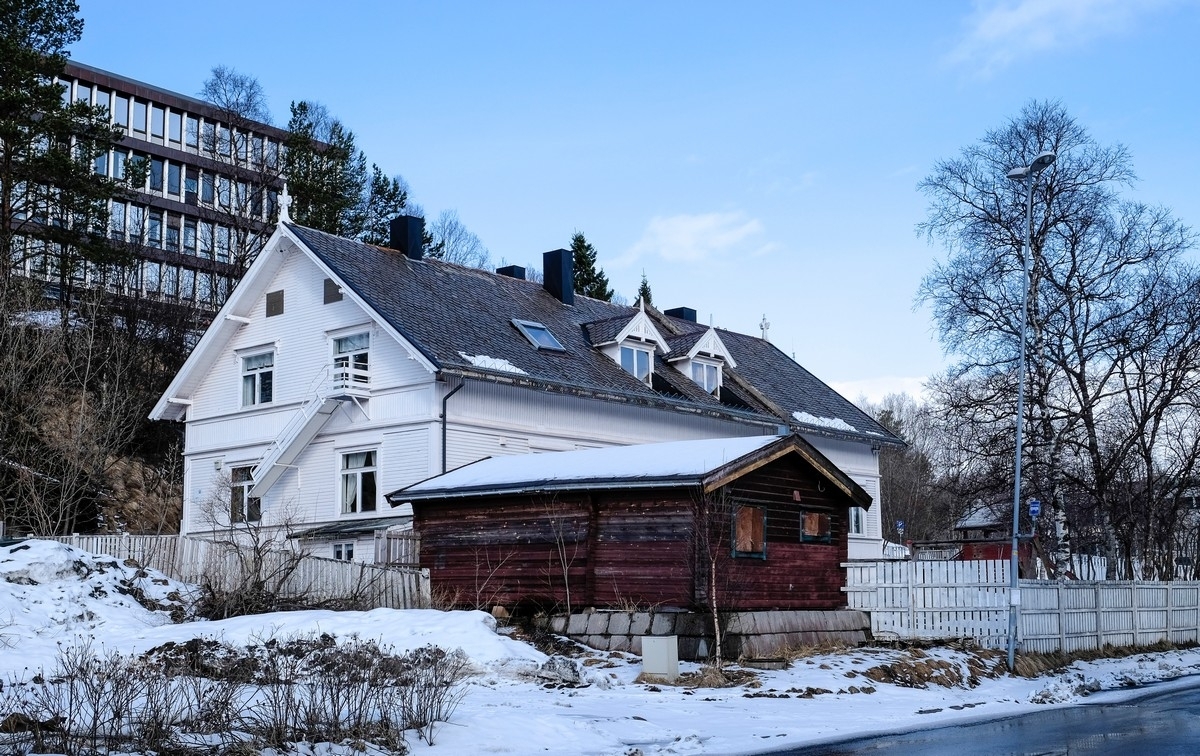 Tidligere Lasarettet nedenfor sykehuset. Her er det i bruk som ...