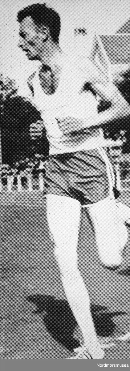 Tore Gjerstad. Baneløp, friidrett . Fotoet er speilvendt. Bildet er fra ...
