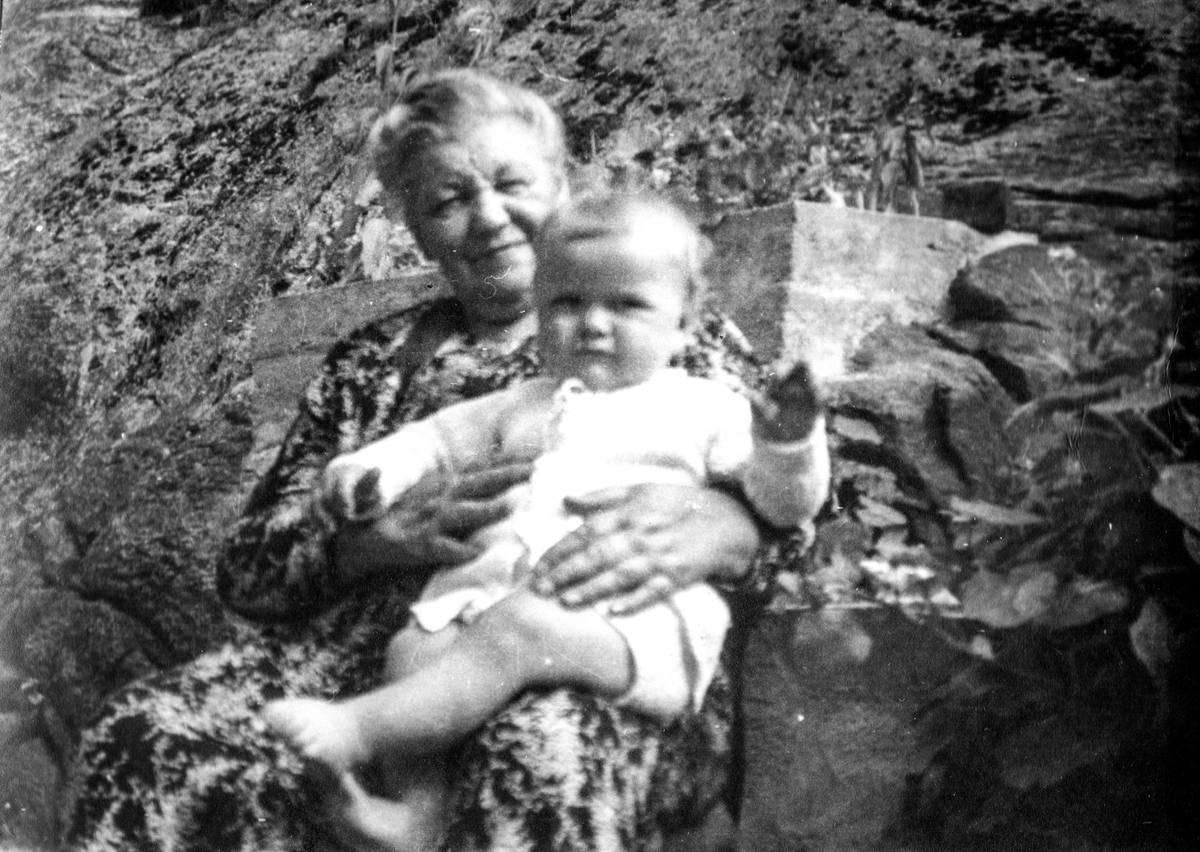 Bestemor Emilie Hansen 20.01.1983. - Telemark Museum / DigitaltMuseum