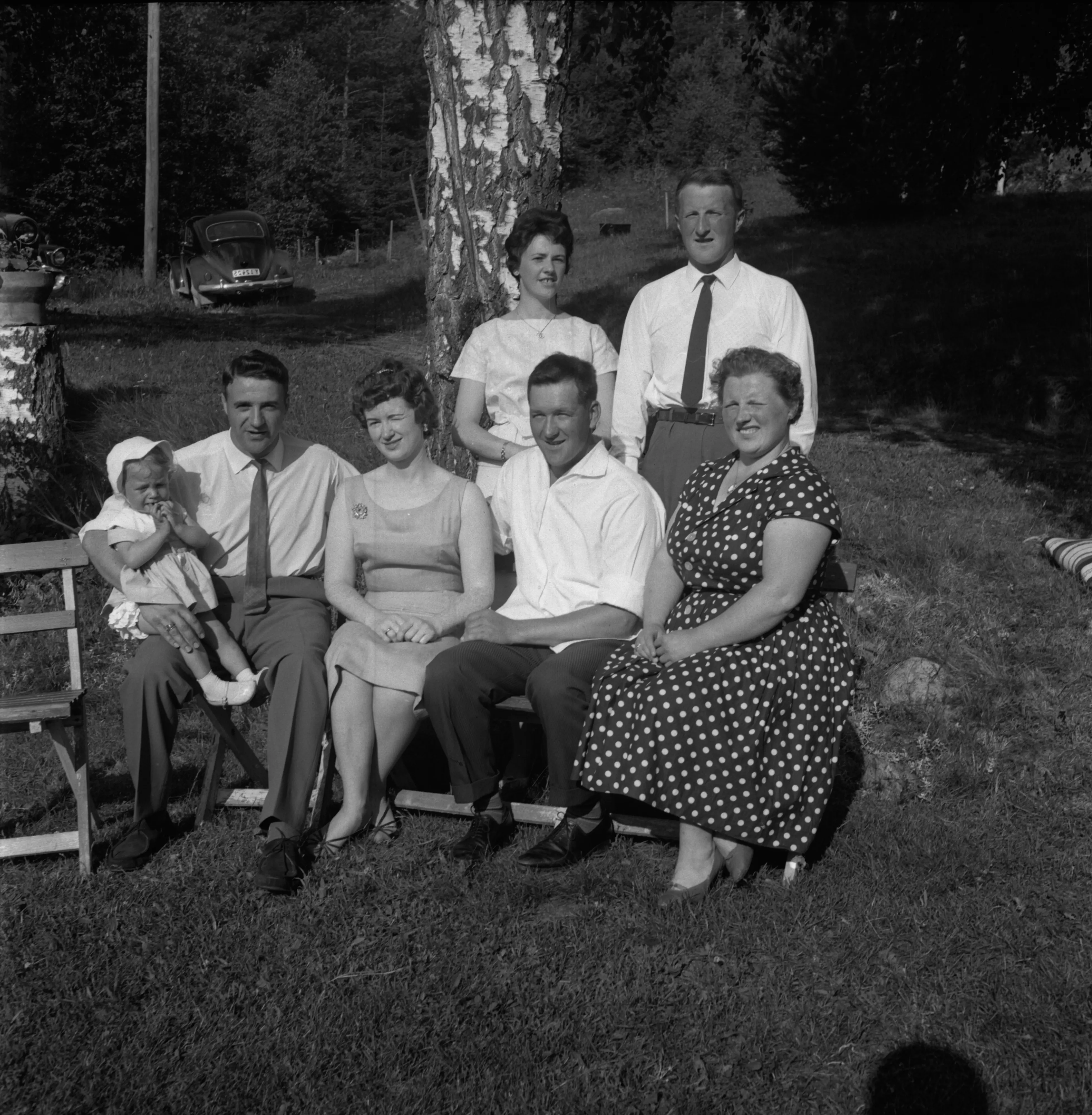 Familj. Troligen 50-60 talet. Från vänster Stig Jonsson med dotter Åsa ...