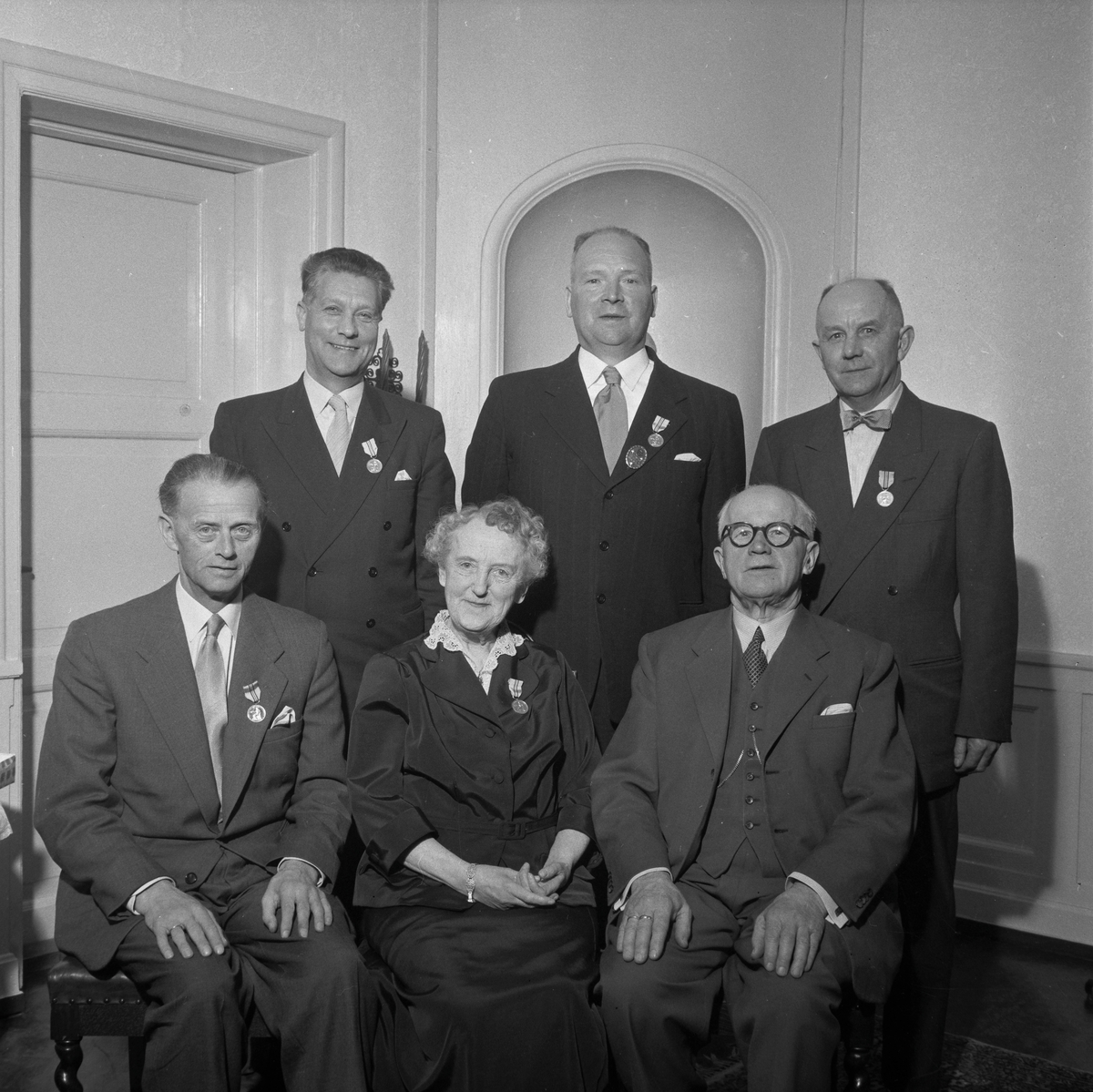 Norges Vels medalje for lang og tro tjenste til ansatte ved Carl Haugh ...