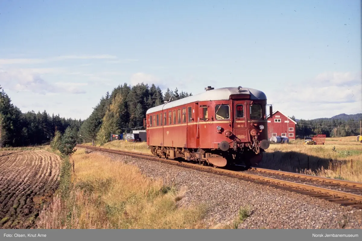 Dieselmotorvogn BM 86 25 med persontog fra Kongsberg til Rødberg mellom ...