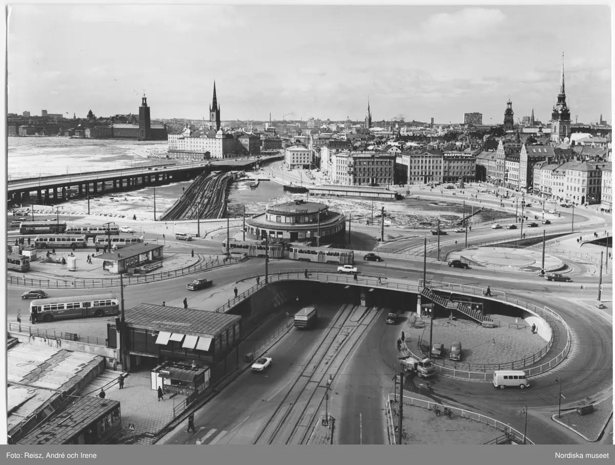 Stockholm. Utsikt från Katarinahissen över Slussen, Gamla stan ...
