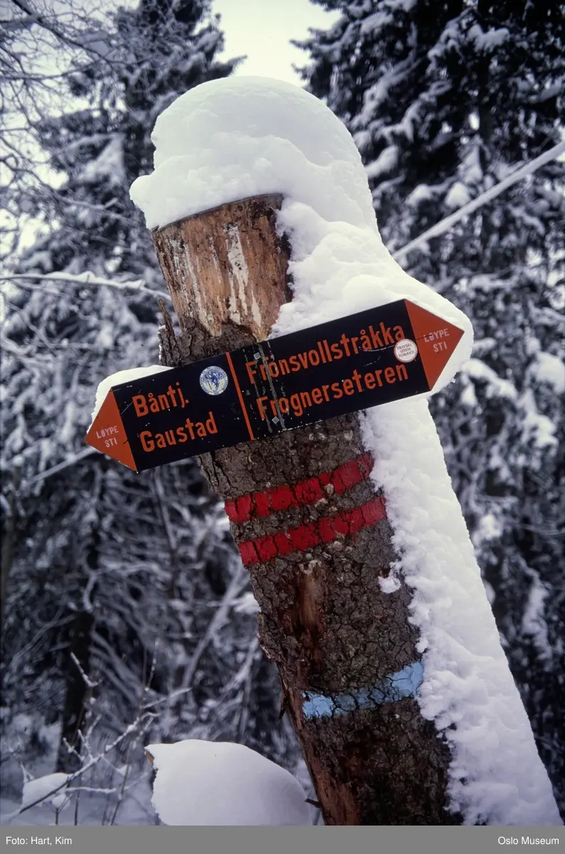 Veiskilt i Nordmarka. - Oslo Museum / DigitaltMuseum
