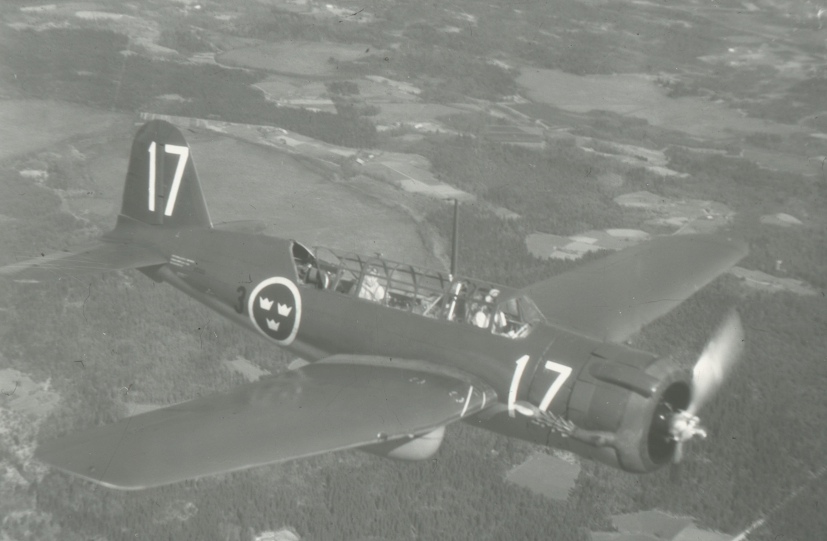 Flygplan Saab 17 - Östergötlands museum / DigitaltMuseum
