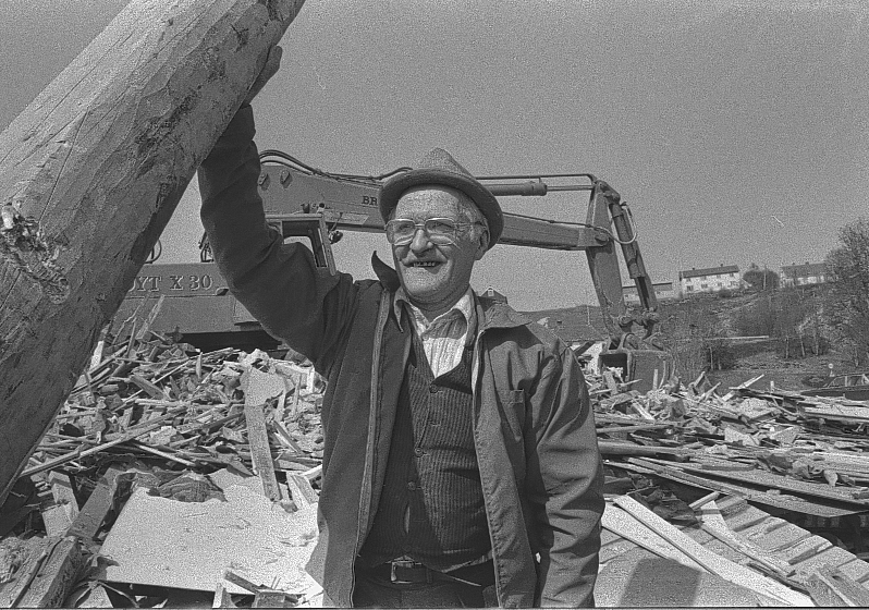 Tolga, Gamle Tolgen meieri jevnet, Gravemaskin, Mann - Anno Musea i ...