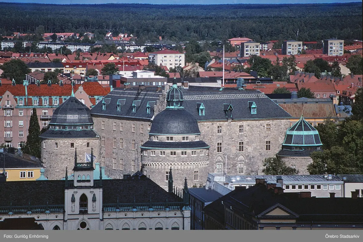 Utsikt från Krämaren mot slottet, 1991 - Örebro Stadsarkiv / DigitaltMuseum
