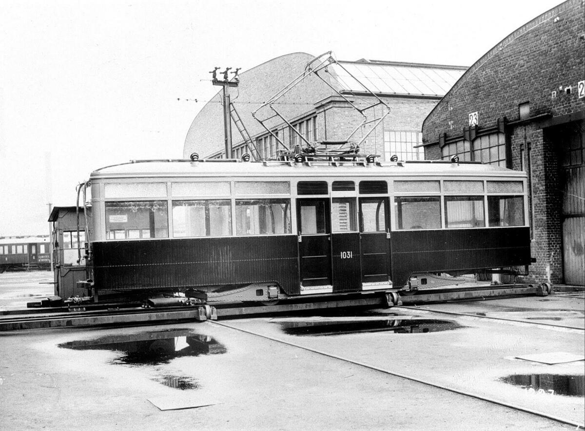 Fabrikkfoto av Ekebergbanen, nr. 1031, type HaWa. Vognen er toakslet ...