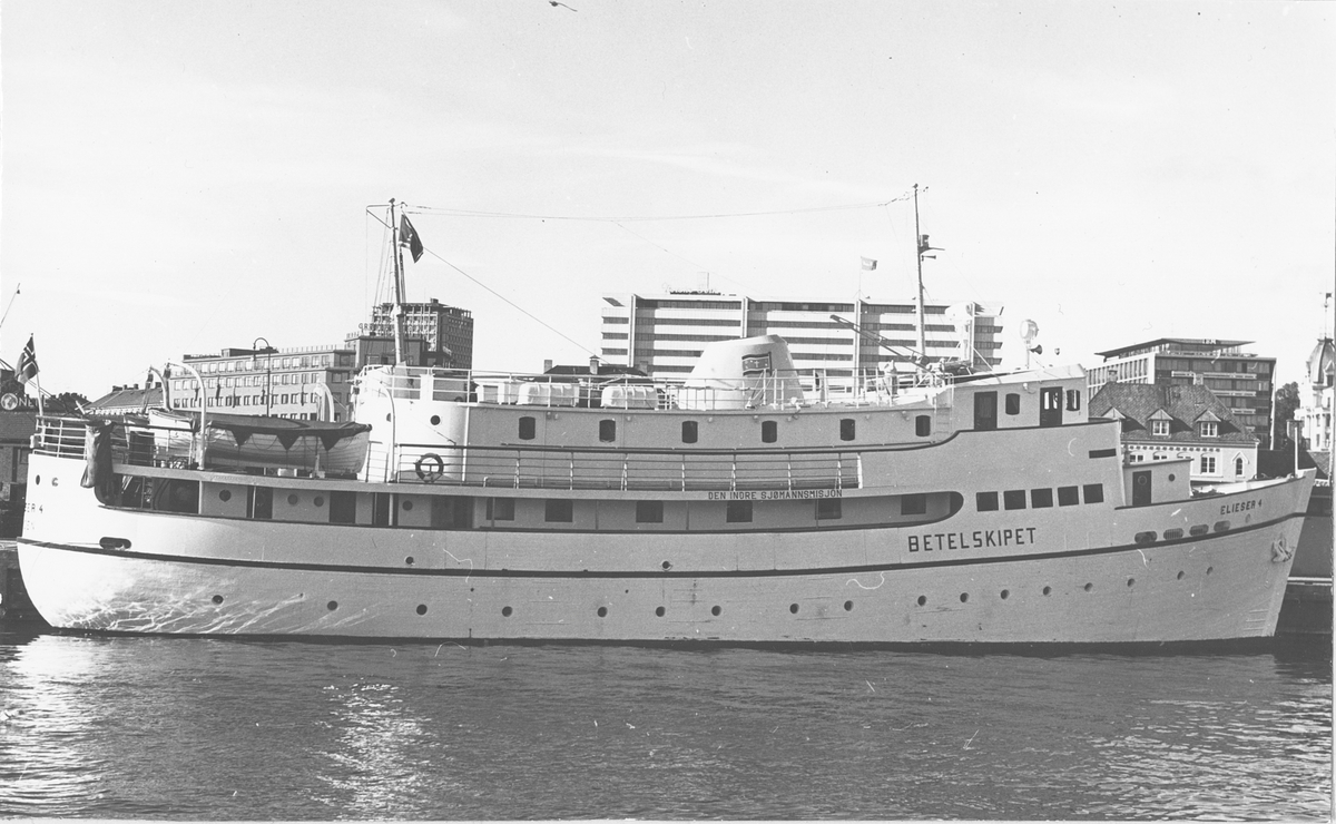 M/S Elieser 4 (b.1939, Gravdals Skibsbyggeri og Trelastforetning, Sunde ...