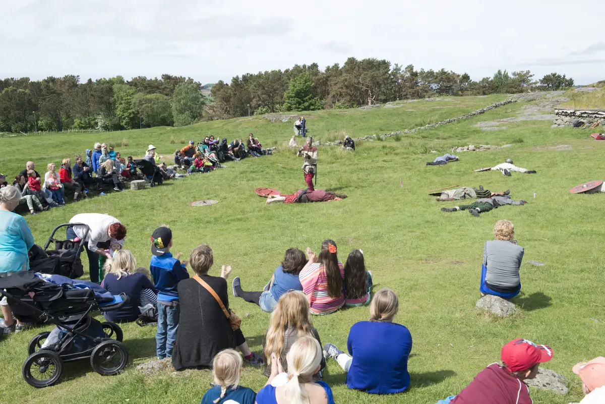 Sesongåpning på Jernaldergården på Ullandhaug. - Arkeologisk museum ...