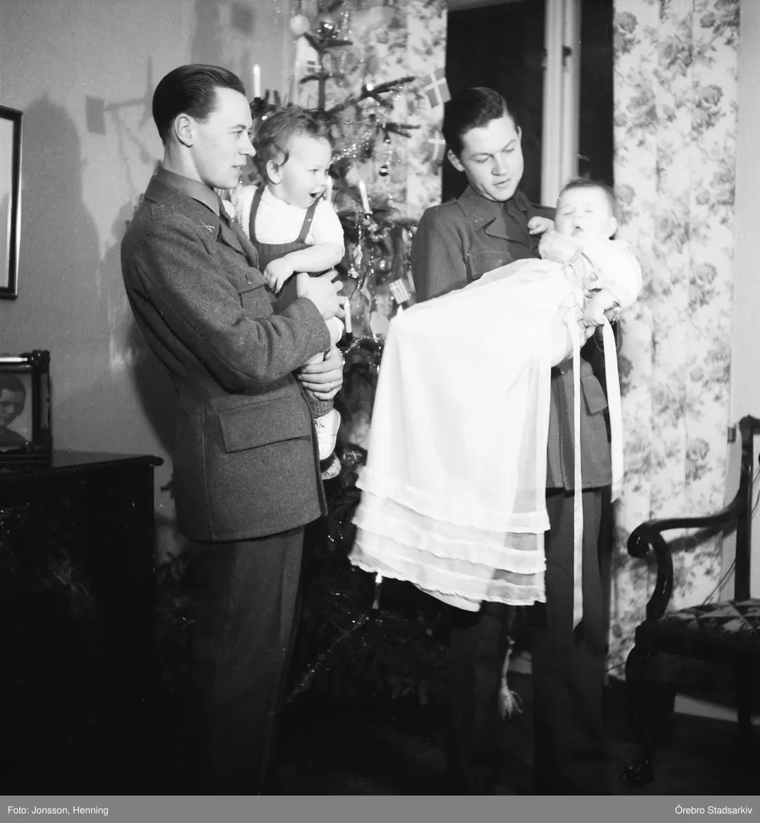 Barndop hos familj Jonsson, 1940-tal - Örebro Stadsarkiv / DigitaltMuseum