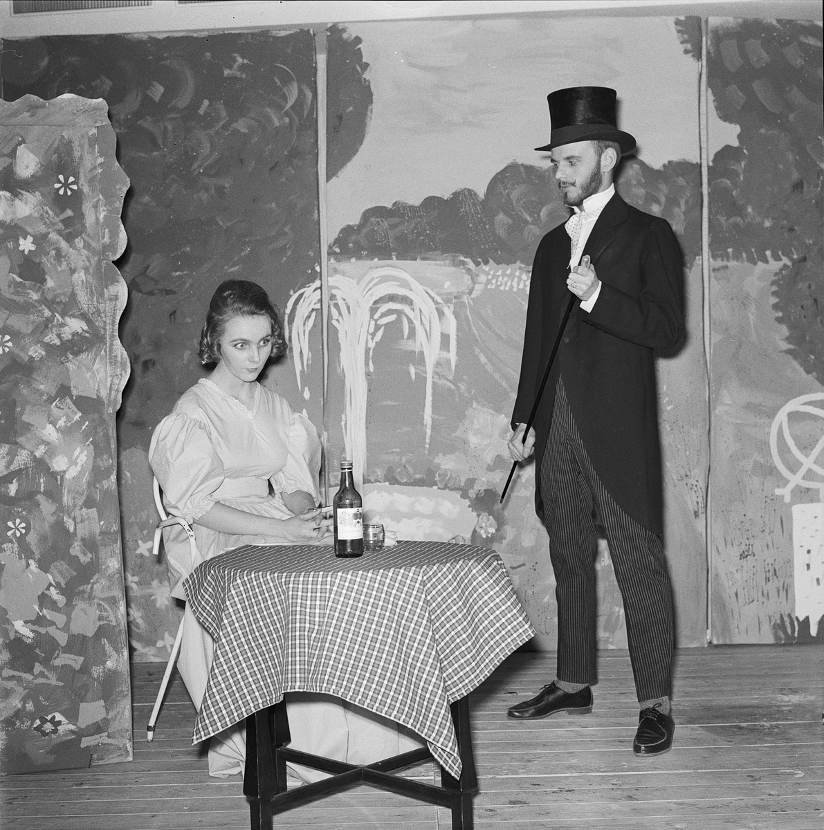 Lillian Vamstad och Lennart Hjulström i En alltför lycklig man på ...