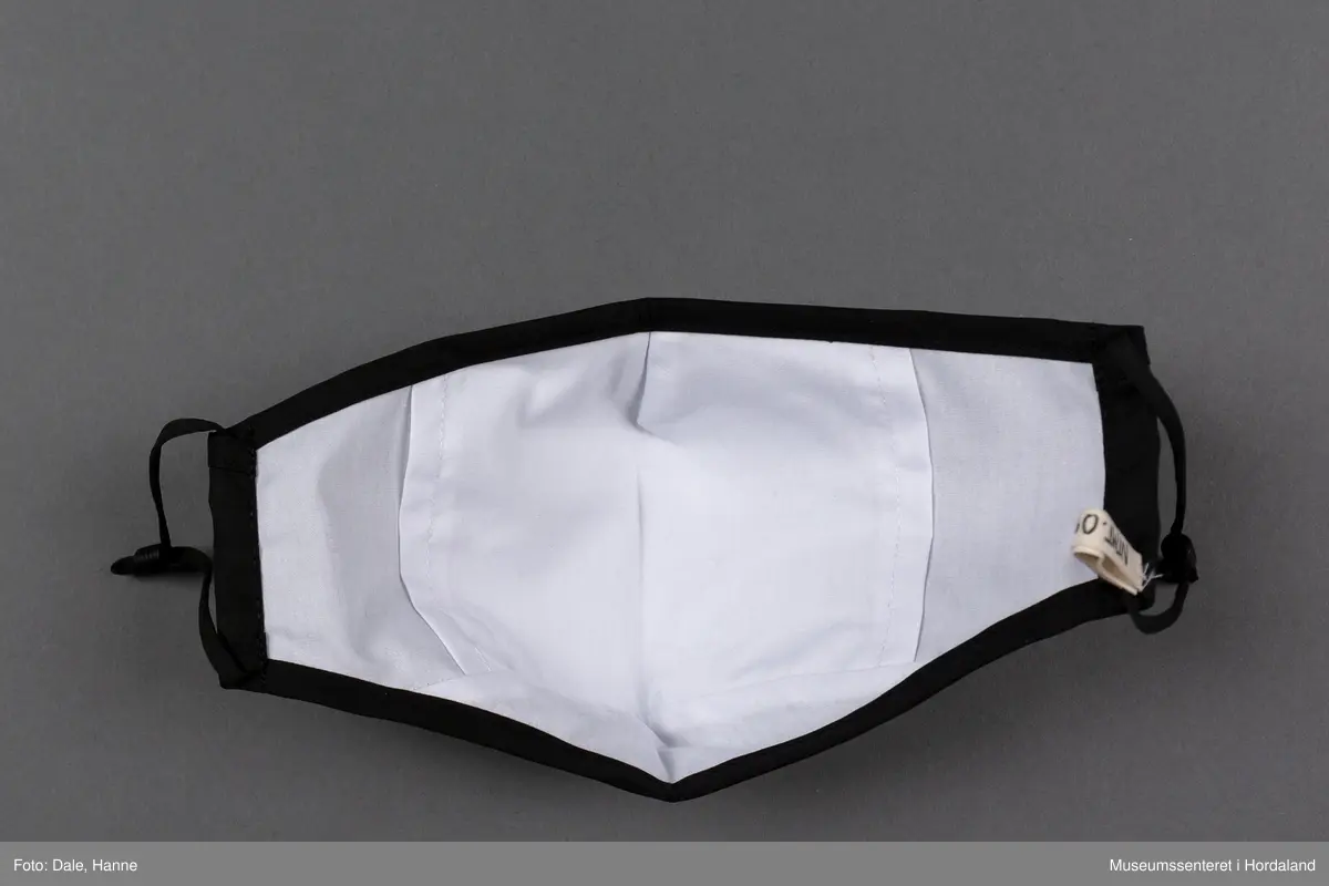 Munnbind - Museumssenteret i Hordaland / DigitaltMuseum