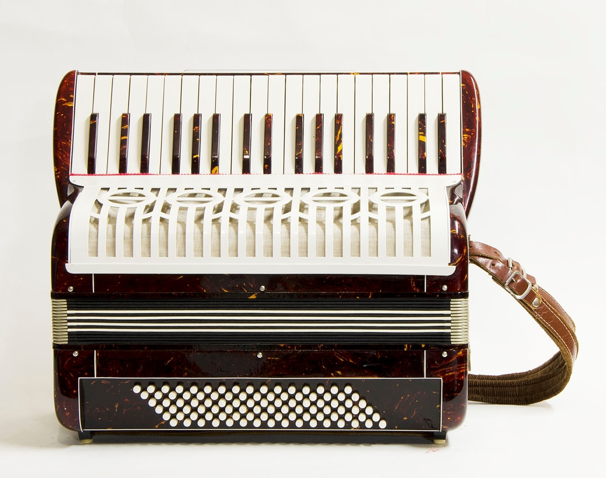 Dragspel - Dalarnas museum / DigitaltMuseum