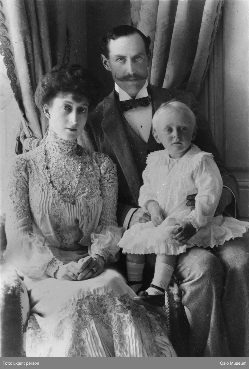Norges nye kongefamilie. - Oslo Museum / DigitaltMuseum