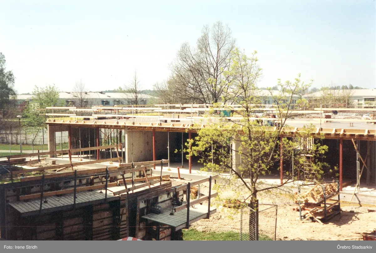 Byggnation av Skäpplandsgården, 1993 - Örebro Stadsarkiv / DigitaltMuseum