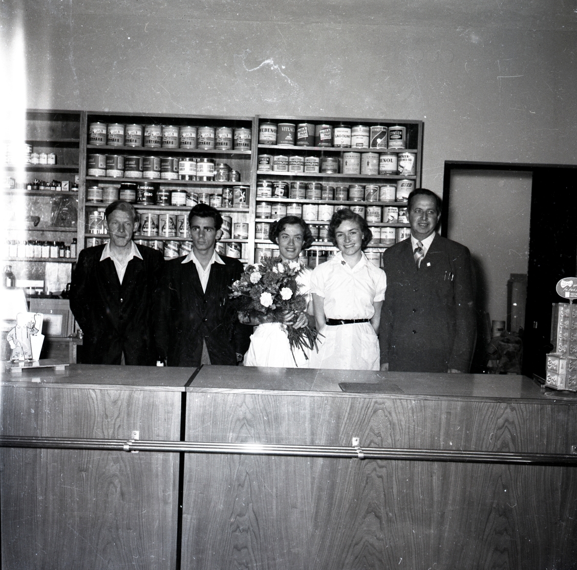 Karl E:s nya lokaler och personal. - Kalmar läns museum / DigitaltMuseum