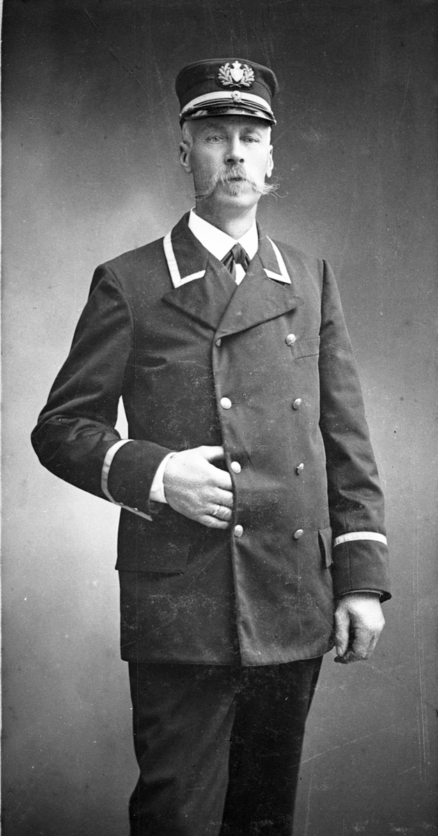 Lensmann John Kristoffersen Kopseng i uniform. Uten år, trolig omkring ...