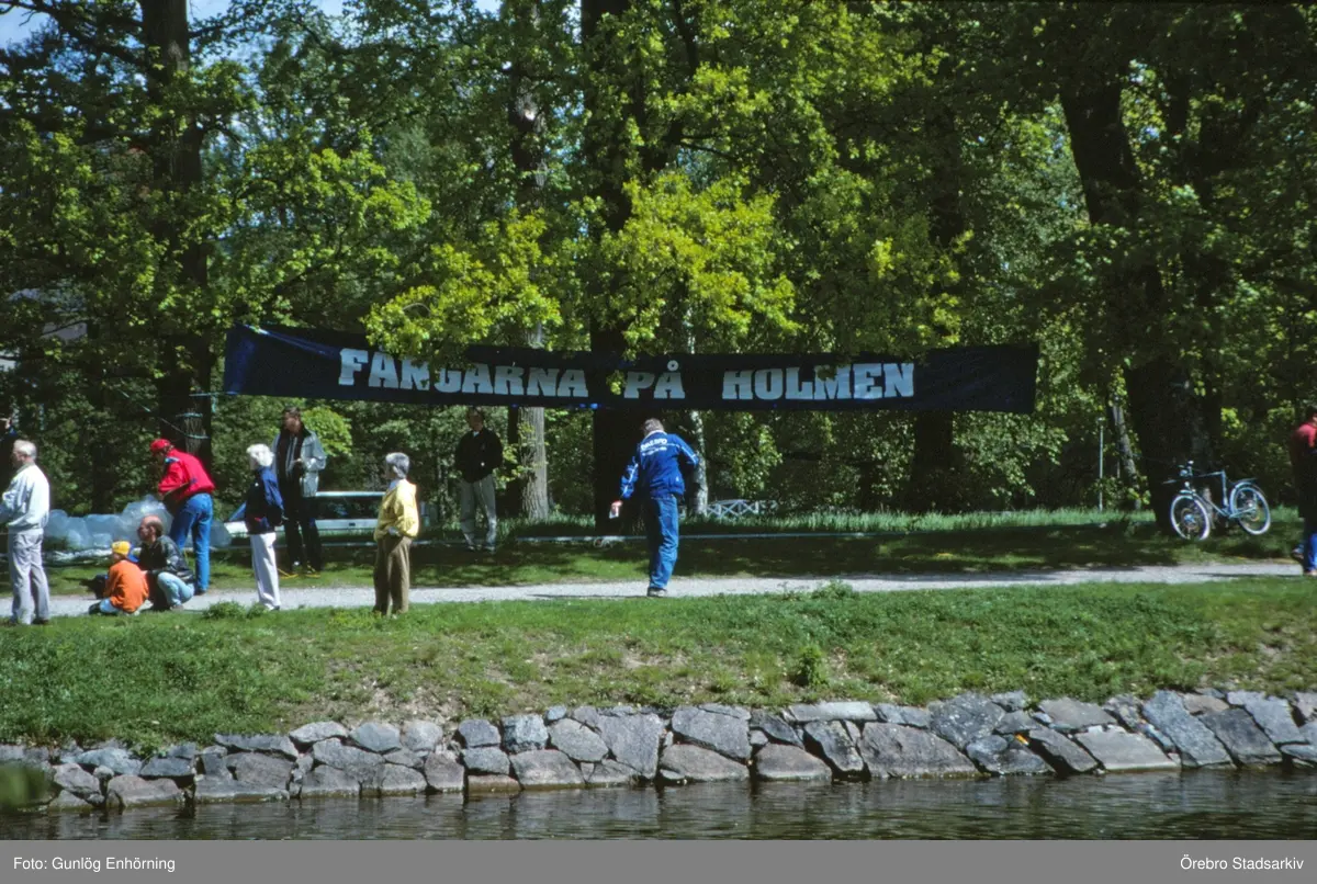 Tävlingen "Fångarna på holmen" på båtens dag, 1996 - Örebro Stadsarkiv ...
