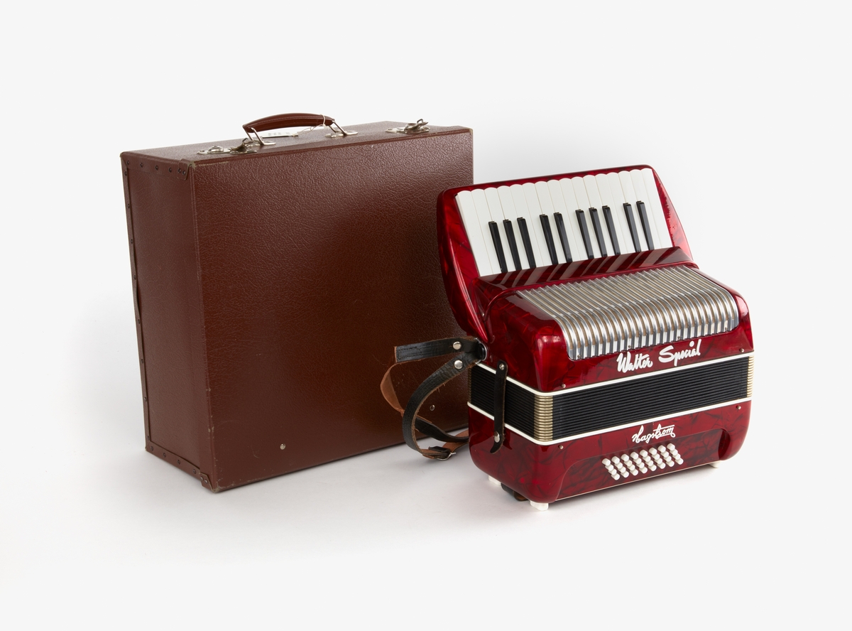 Dragspel - Dalarnas museum / DigitaltMuseum