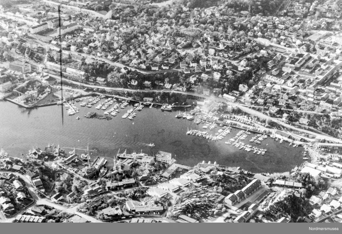 Flyfoto, Vågen. Bildet er fra avisa Tidens Krav sitt arkiv i tidsrommet ...