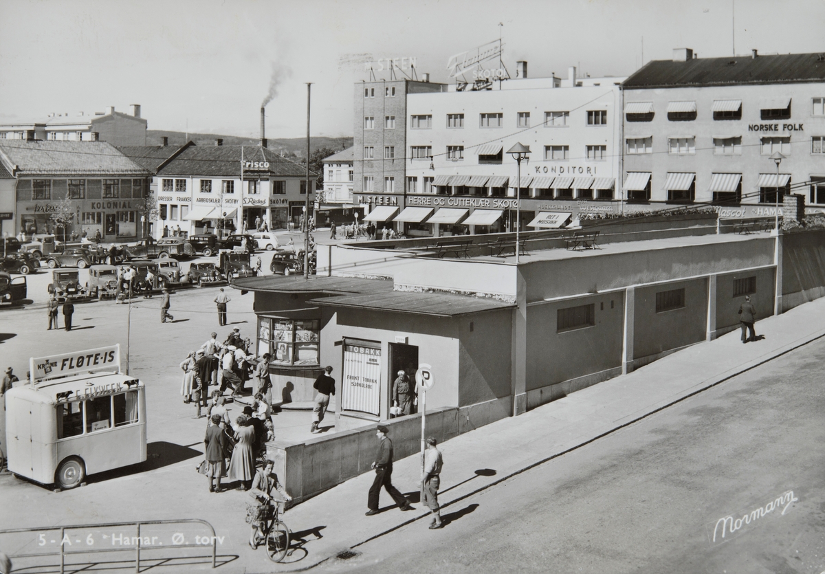 Postkort, Hamar, Torggata, Østre Torg, rutebilstajon, rutebiltaket ...