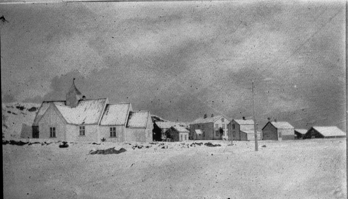 Langenes kirke i Langenesværet i Øksnes kommune. Bildet er tatt før man ...