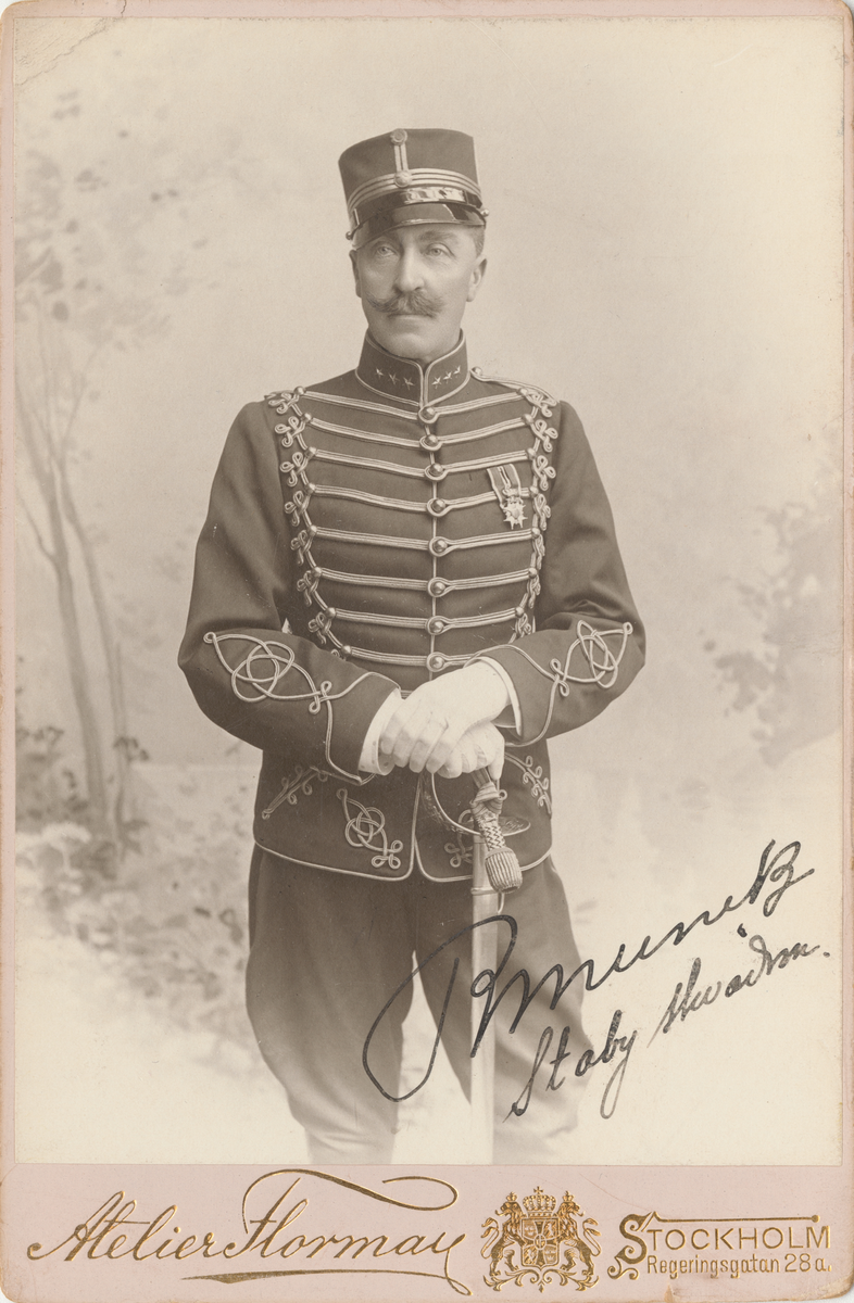 Porträtt av Bror Munck, ryttmästare vid Smålands husarregemente ...