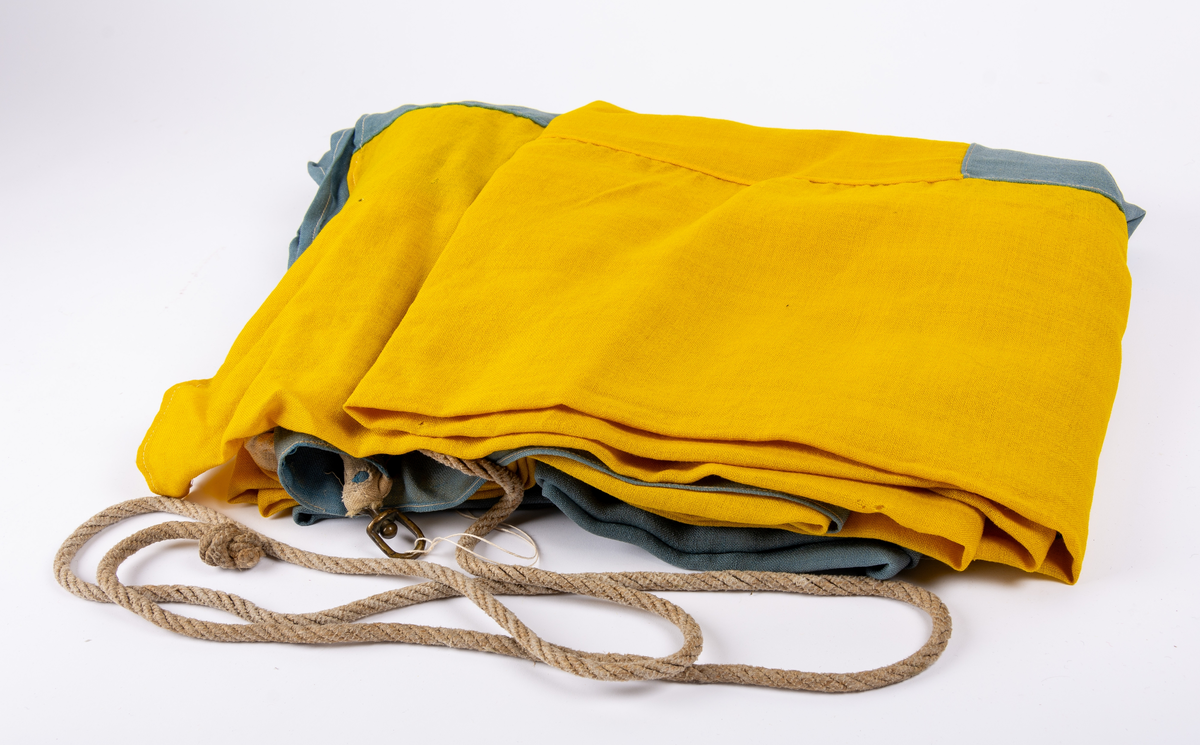 Flagga - Hallands kulturhistoriska museum / DigitaltMuseum