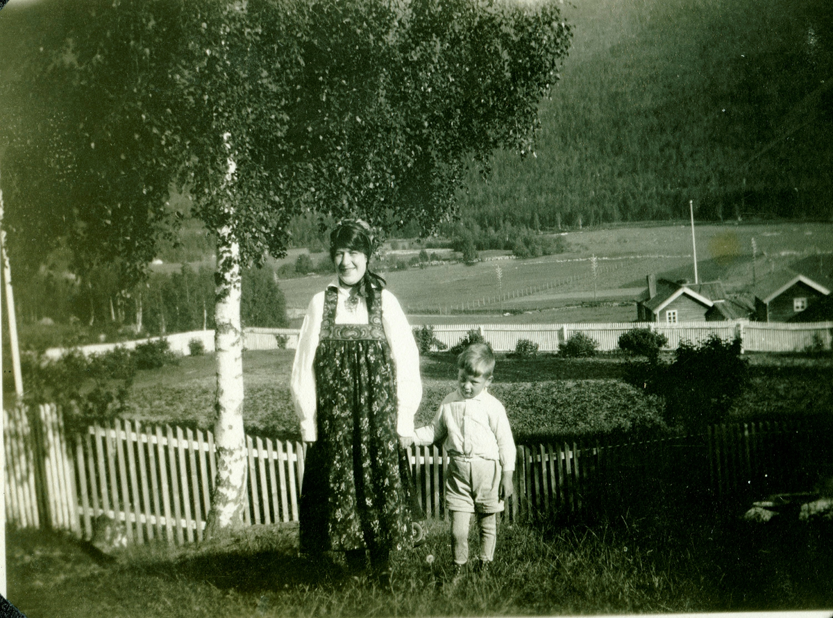 Portret av Anna Gutigarden og Torleiv Brennhovd. - Gol bygdearkiv ...