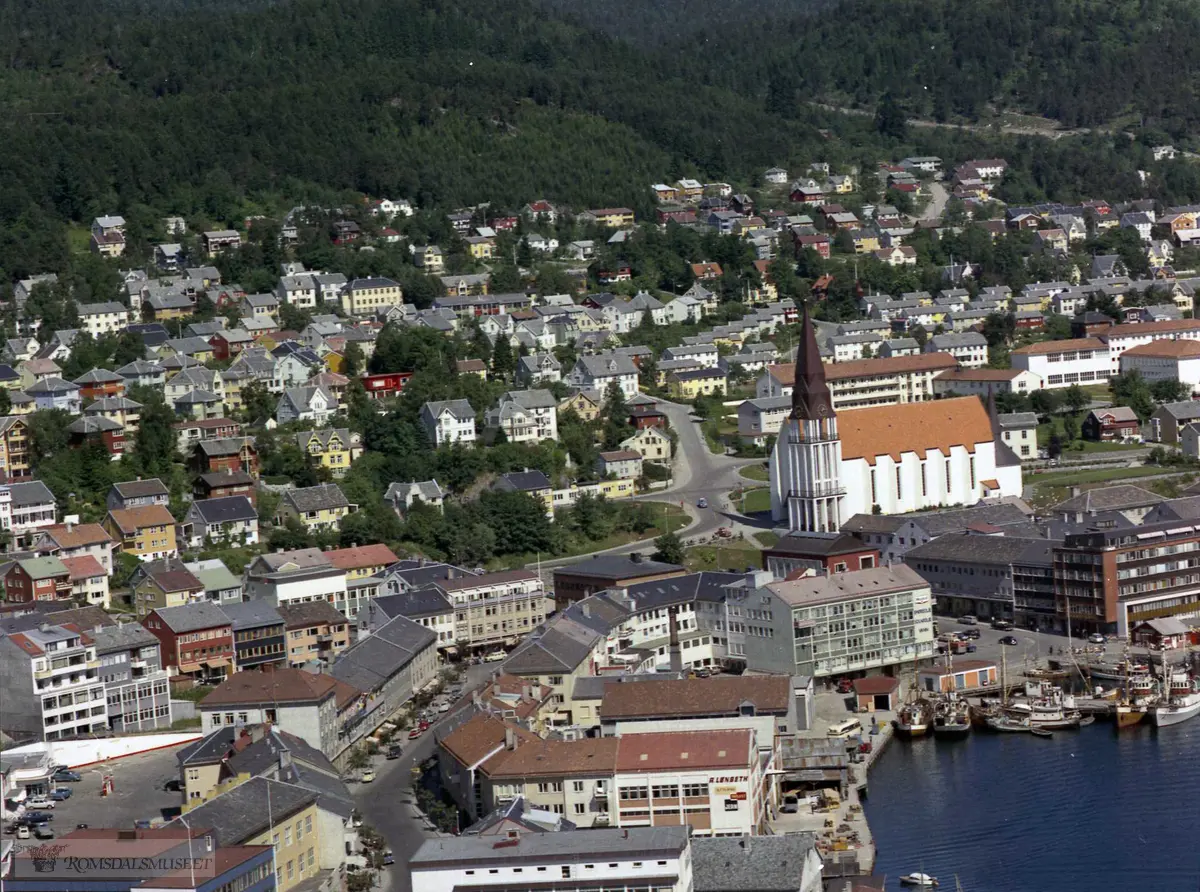 Molde Sentrum.Kirkebakken. Lønseth, A. - Øverland Lassen, Johs.O.A ...