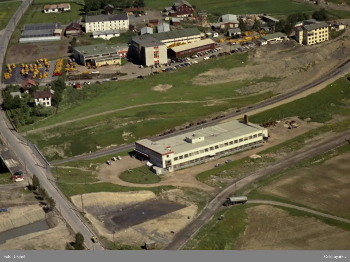 Villabebyggelse. Brobekkveien til venstre. I bakgrunnen utbygging av ...