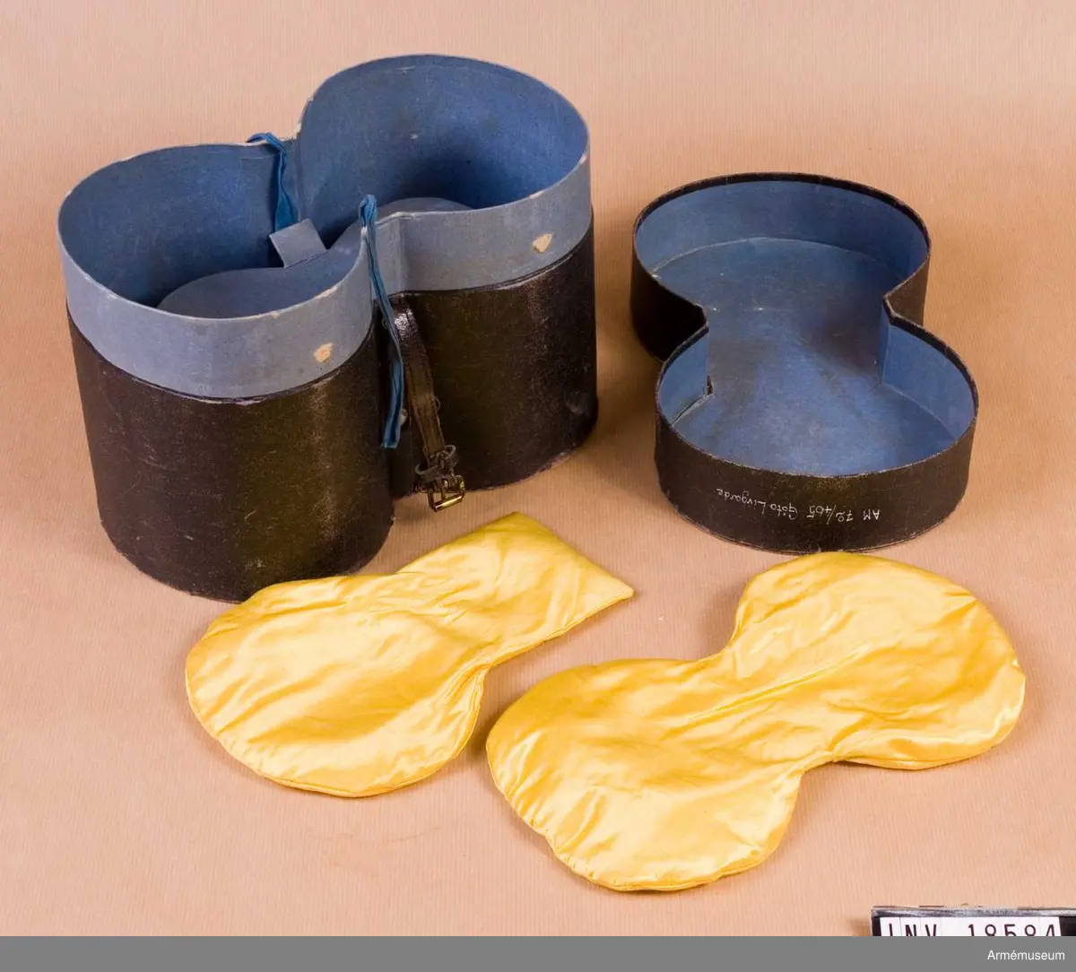 Epålettask -#N# Armémuseum /#N# DigitaltMuseum
